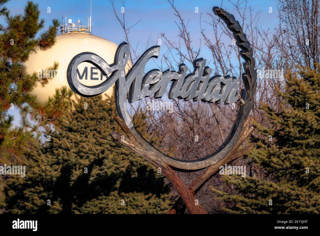 Meridian Idaho yellow water tower with a sculpted sign Stock Photo - Alamy
