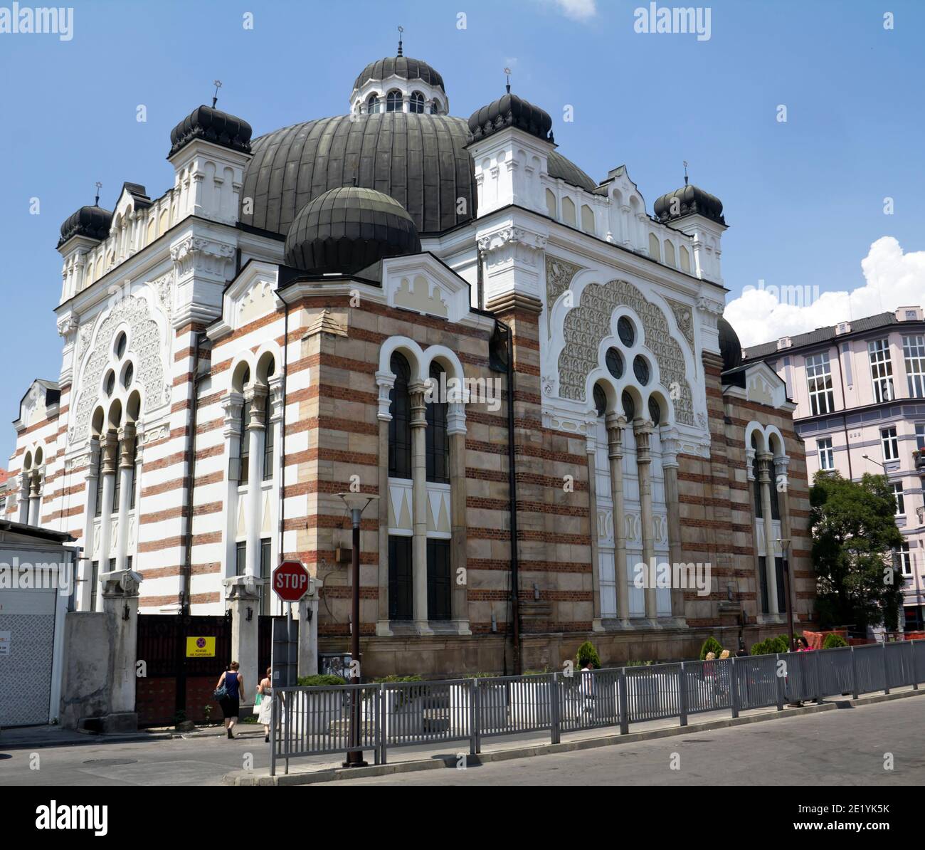 Synagogue of sofia hi-res stock photography and images - Alamy