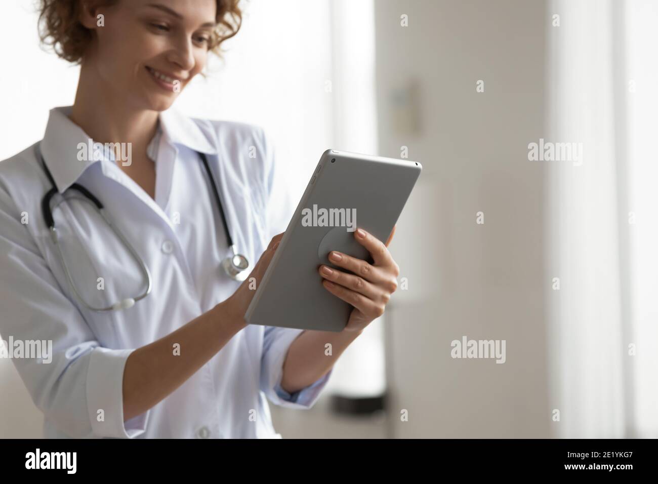 Digital device usage hi-res stock photography and images - Alamy