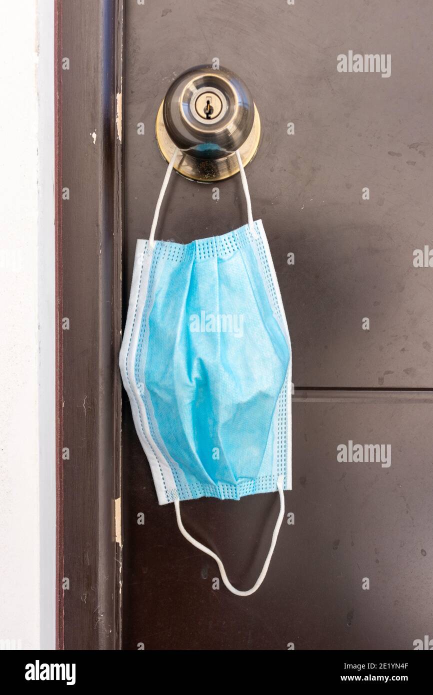 Face mask surgical hanging hi-res stock photography and images - Alamy