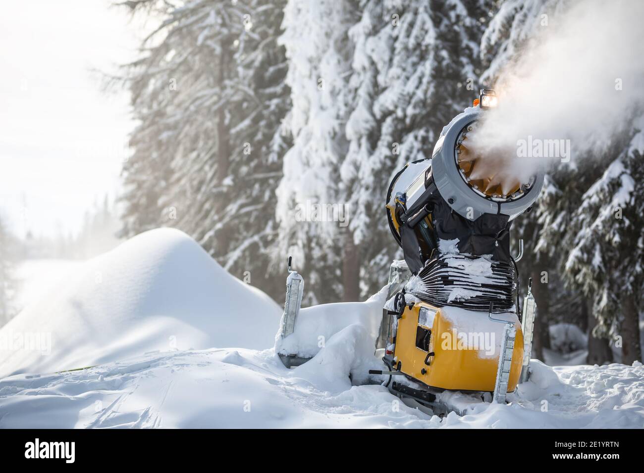 Cross country track hi-res stock photography and images - Alamy