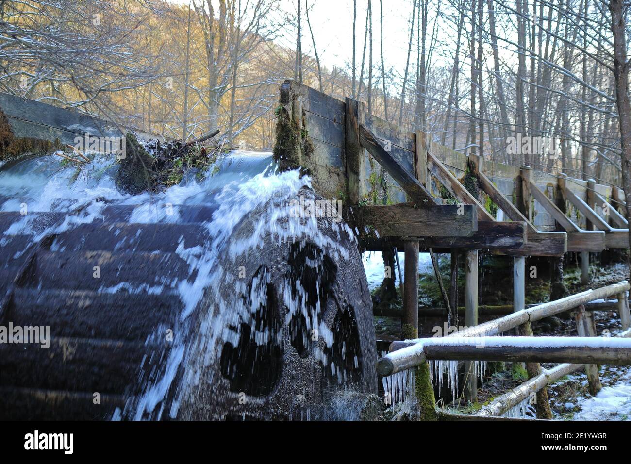 Spinning water wheel hi-res stock photography and images - Alamy