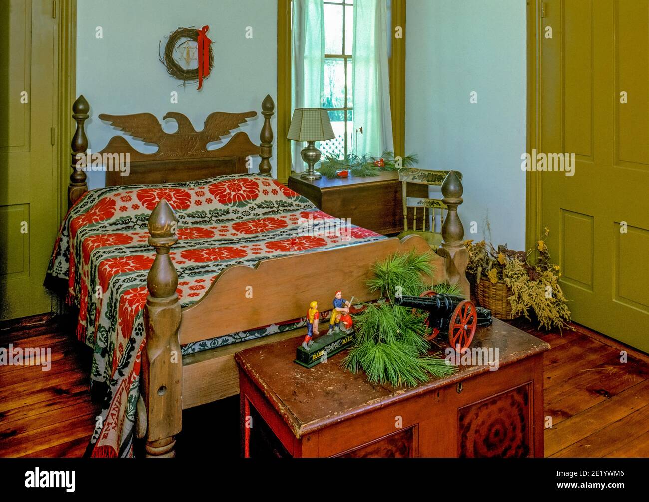 Early american life art, crafts and antiques Stock Photo - Alamy