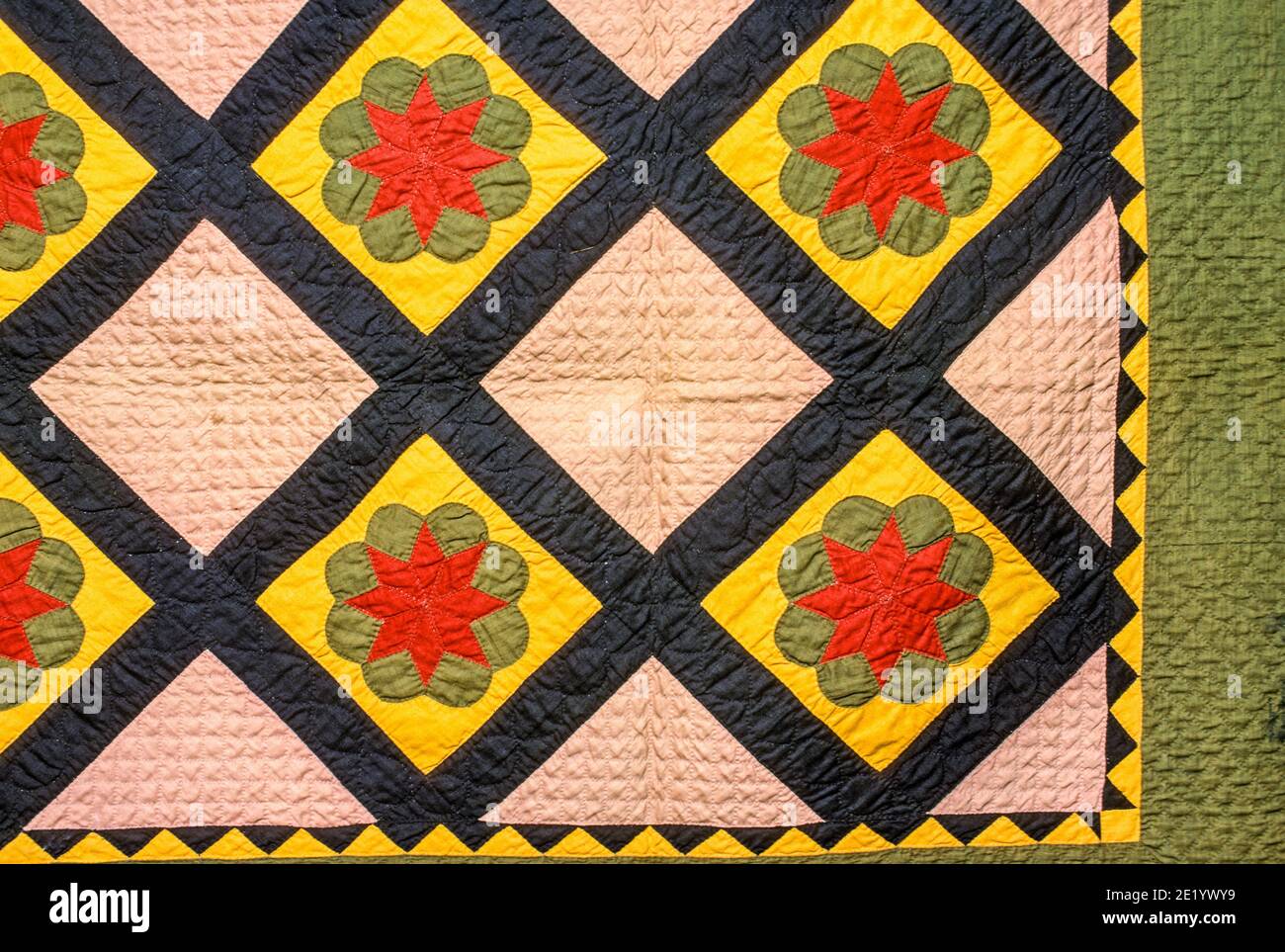 Close up,PA Dutch amish style quilt Stock Photo - Alamy