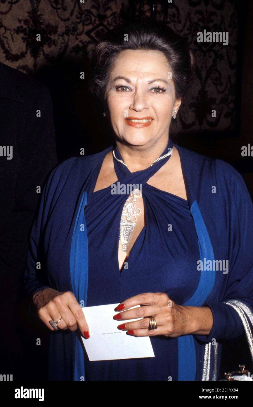 Yvonne De Carlo 1979 Credit: Ralph Dominguez/MediaPunch Stock Photo - Alamy
