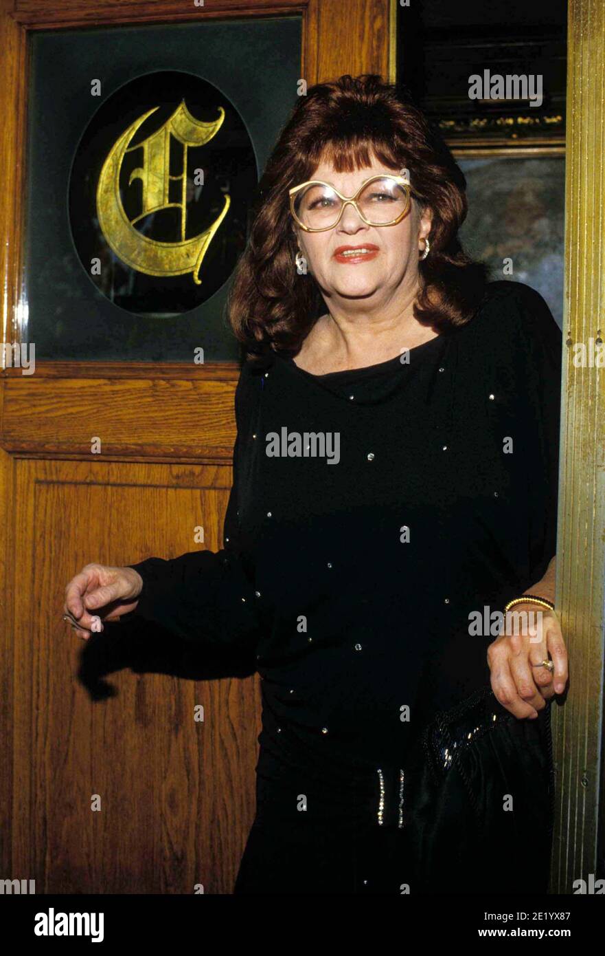 Yvonne De Carlo 1986 Credit: Ralph Dominguez/MediaPunch Stock Photo - Alamy