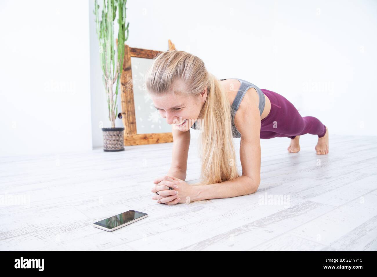 Plank smartphone hi-res stock photography and images - Alamy