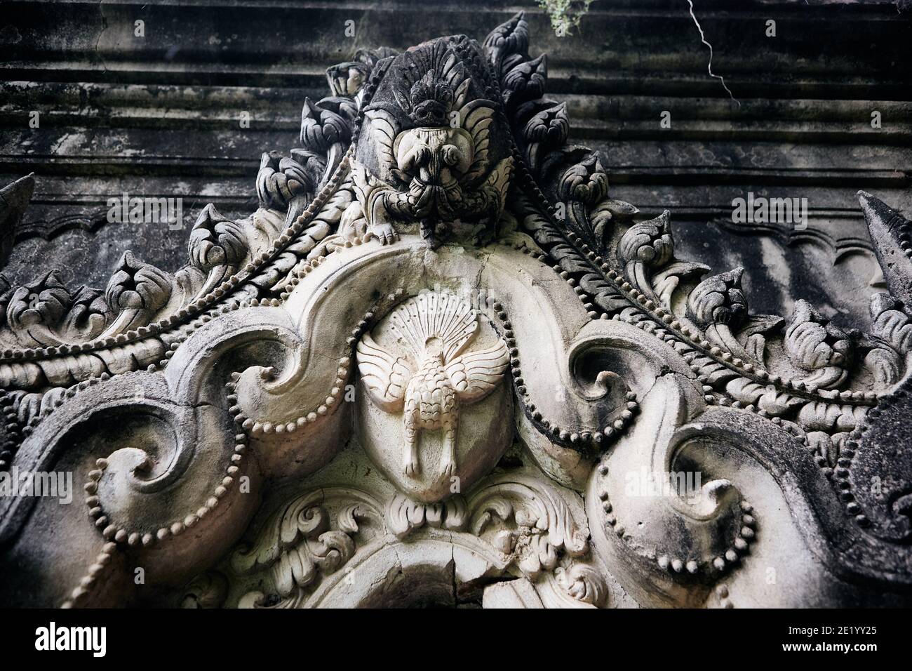 Ruined artifect hi-res stock photography and images - Alamy