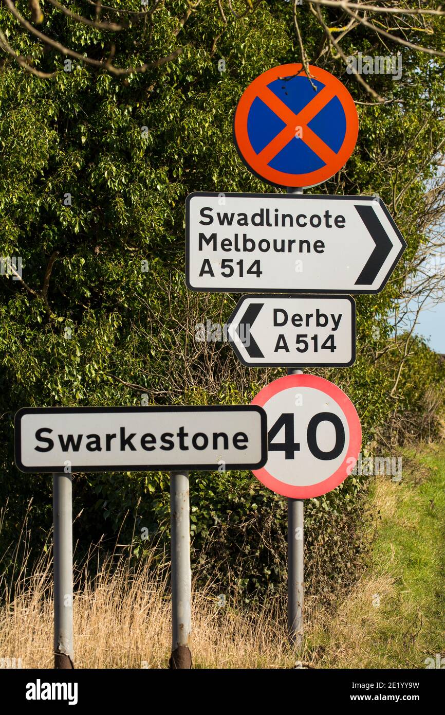 Confusing road signs uk hi-res stock photography and images - Alamy