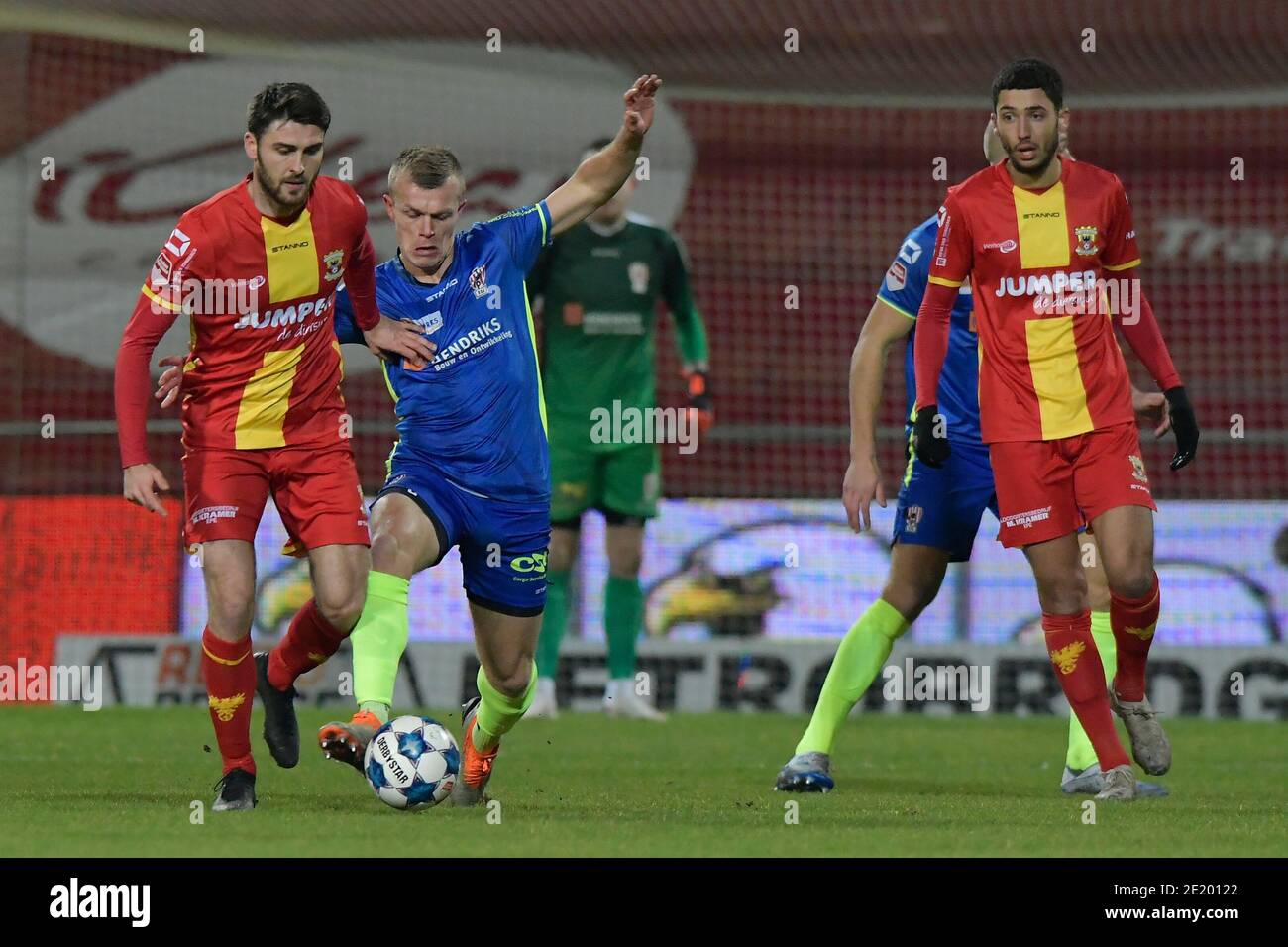 DEVENTER, NETHERLANDS - JANUARY 10: L-R: Sam Hendriks of Go Ahead ...