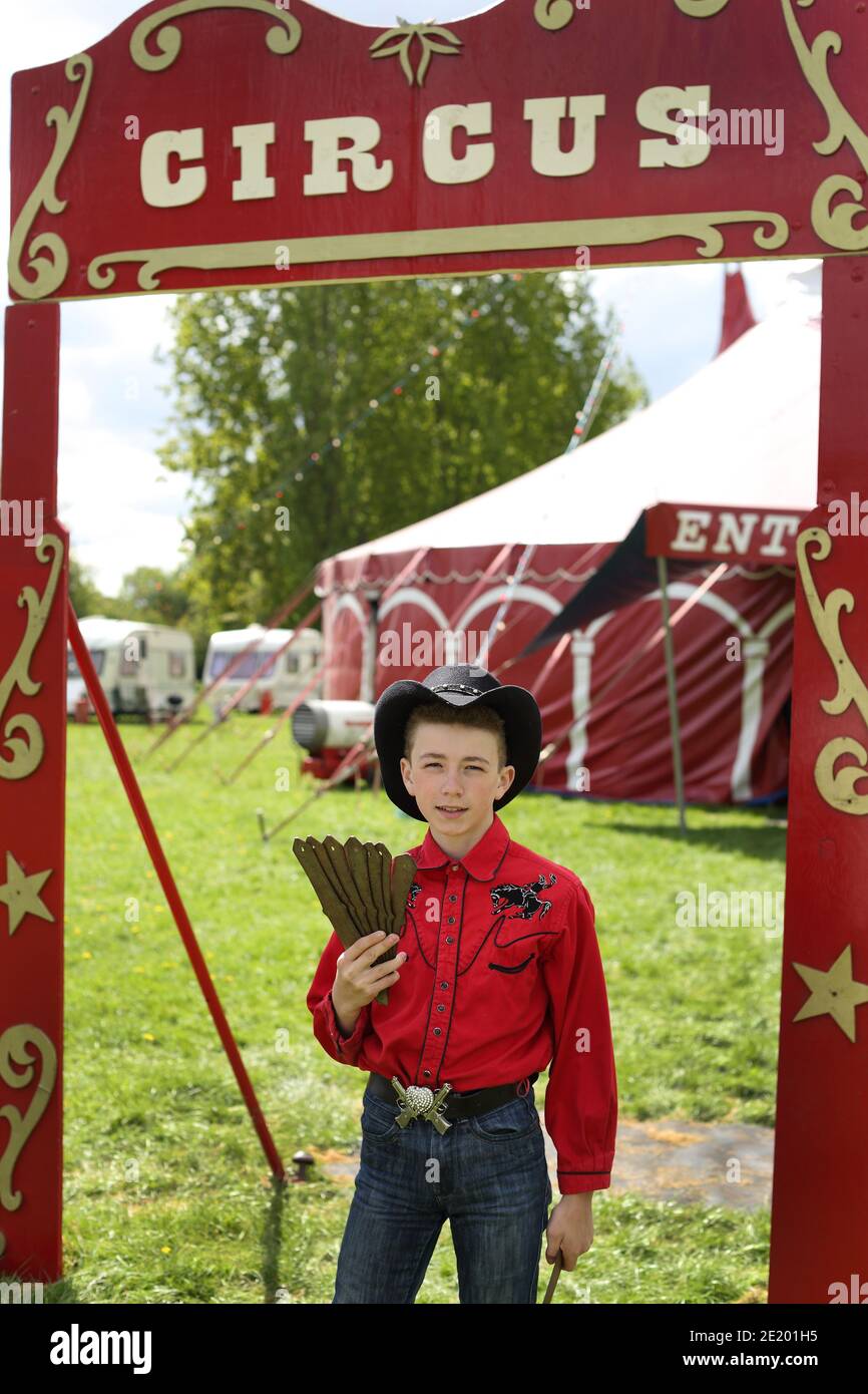 United Kingdom / Newport Pagnell /Pinders Circus / Edward Pinder 11 ...
