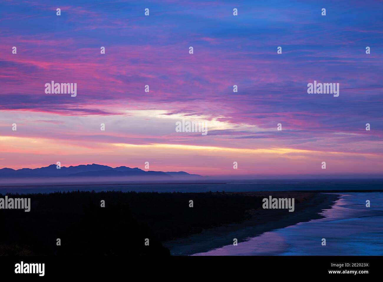 Tillamook north jetty hi-res stock photography and images - Alamy