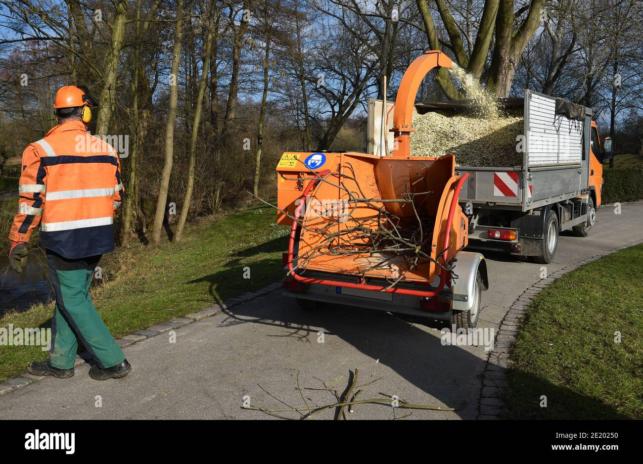Car shredding hi-res stock photography and images - Alamy