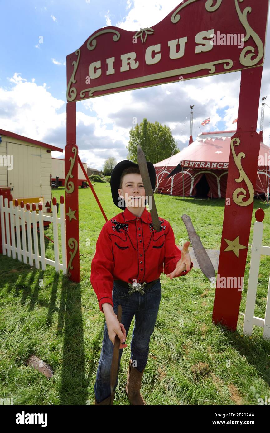 United Kingdom / Newport Pagnell /Pinders Circus / Edward Pinder 11 ...