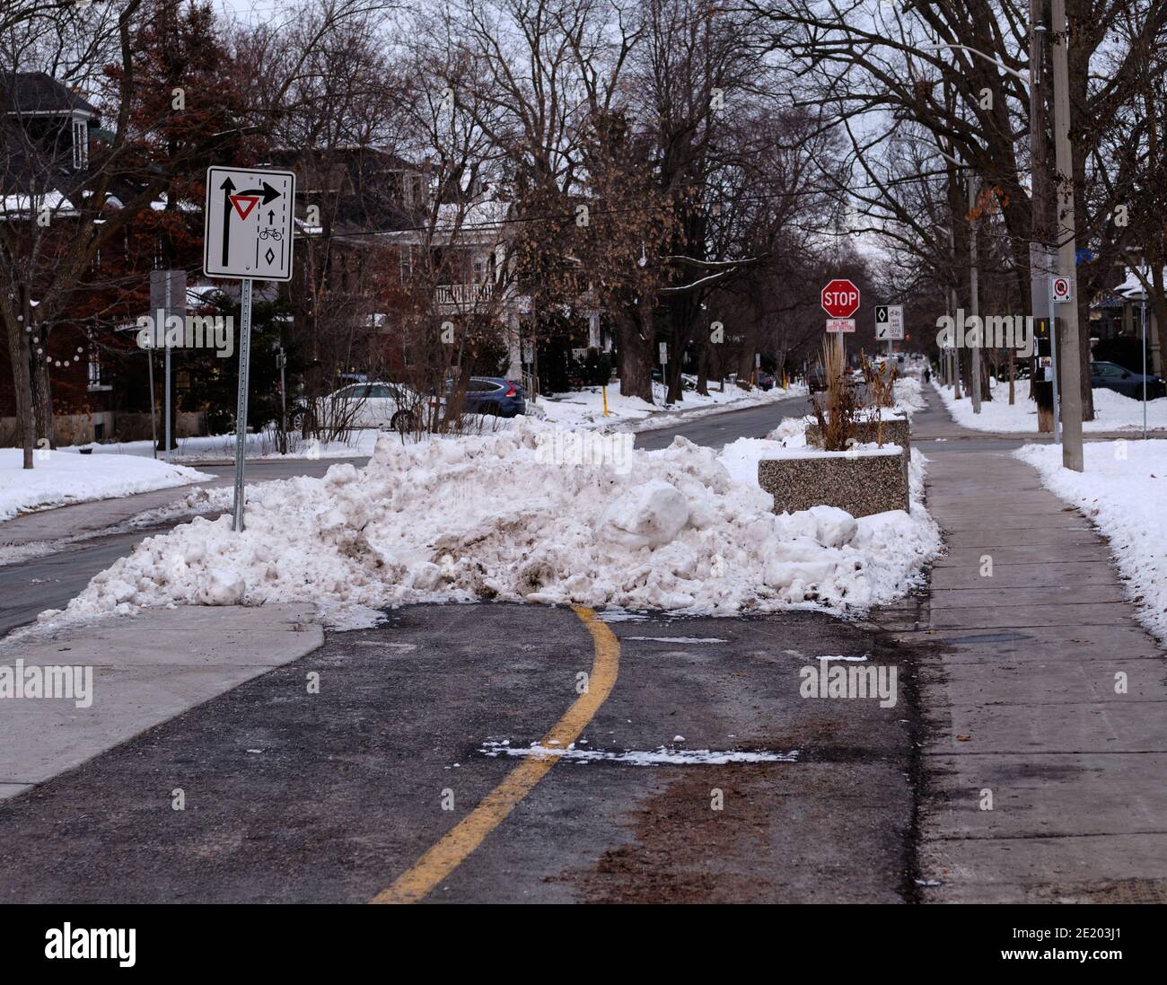 Reserved bike lane hi-res stock photography and images - Alamy