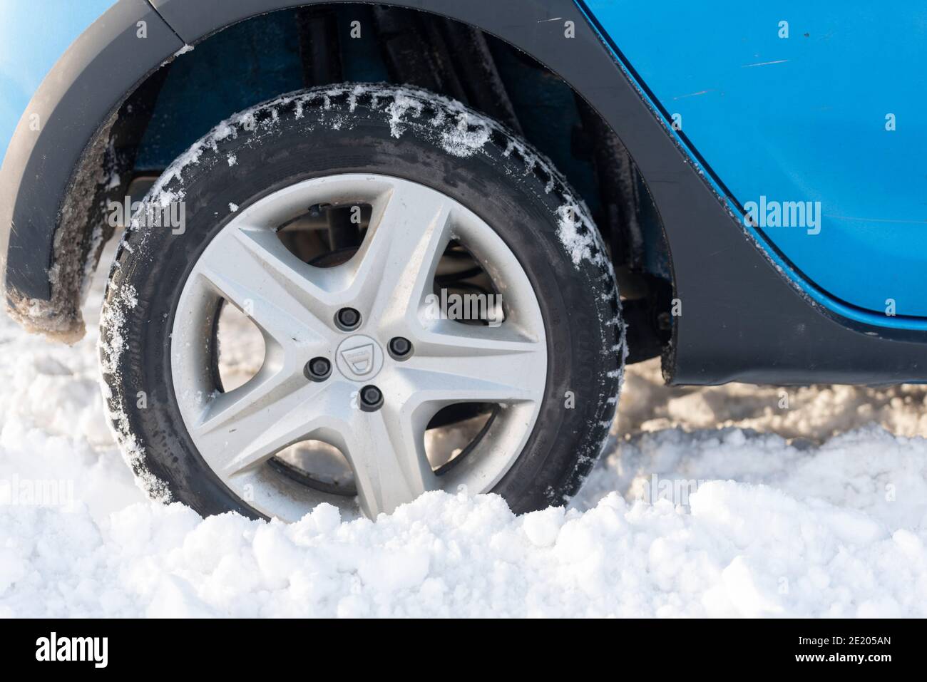 car wheel in snow Stock Photo - Alamy