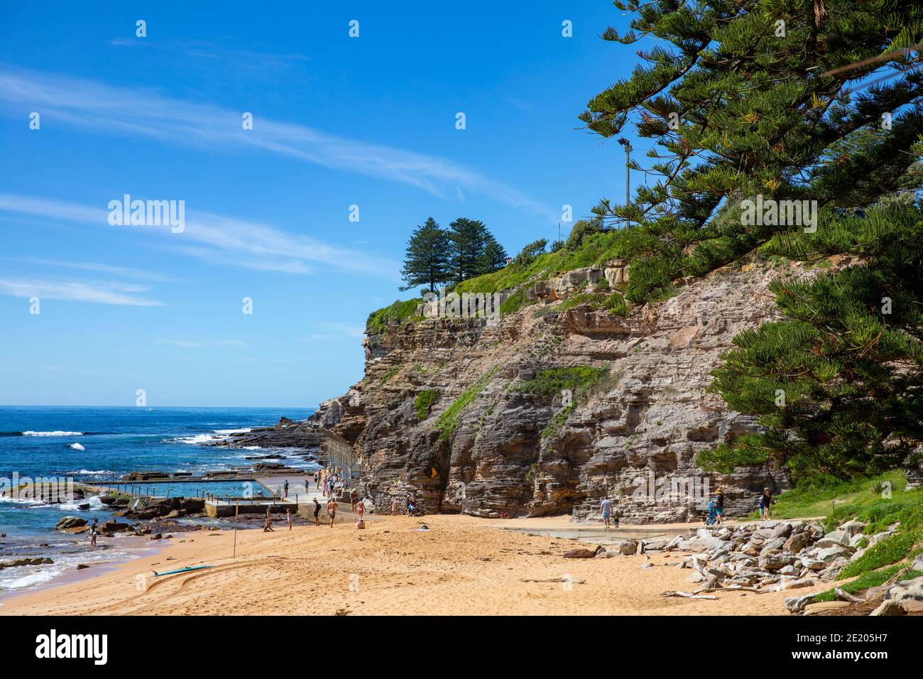 Blue pool wales hi-res stock photography and images - Alamy
