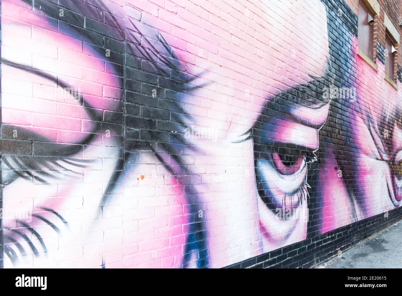 Decorative street art graffiti eye hi-res stock photography and images ...