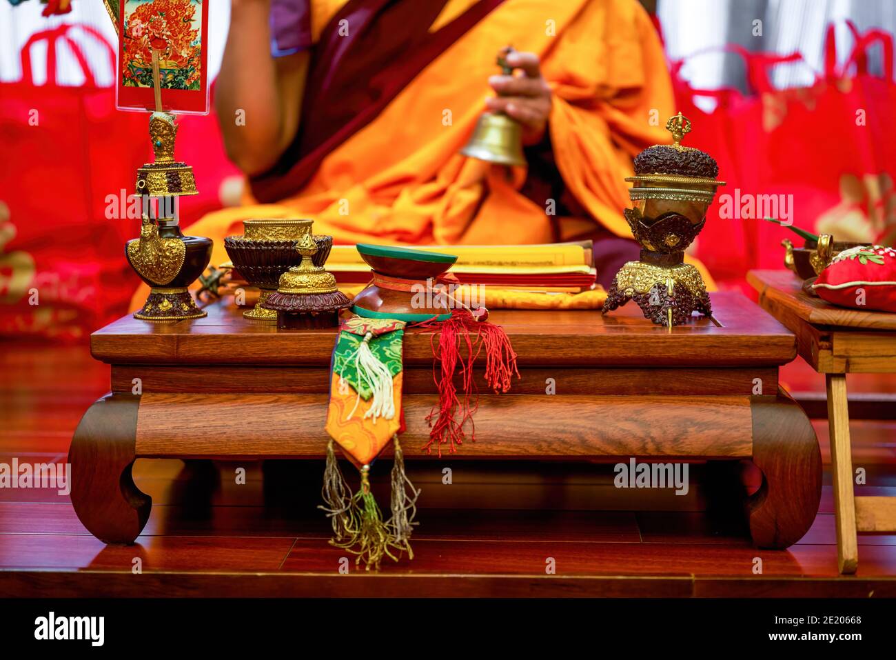 Buddhist ceremonies in bangkok hi-res stock photography and images - Alamy