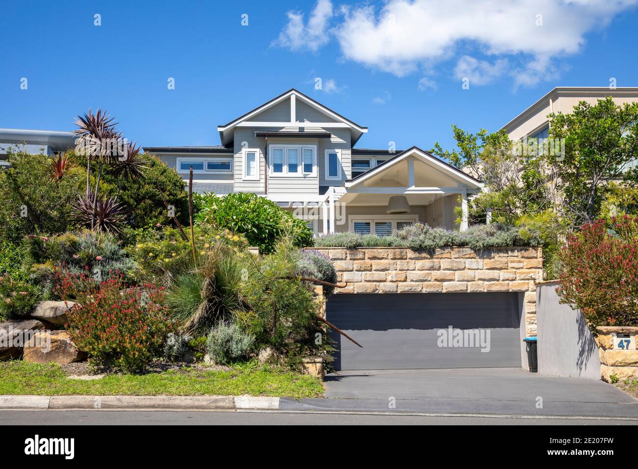 House with garage attached hi-res stock photography and images - Alamy