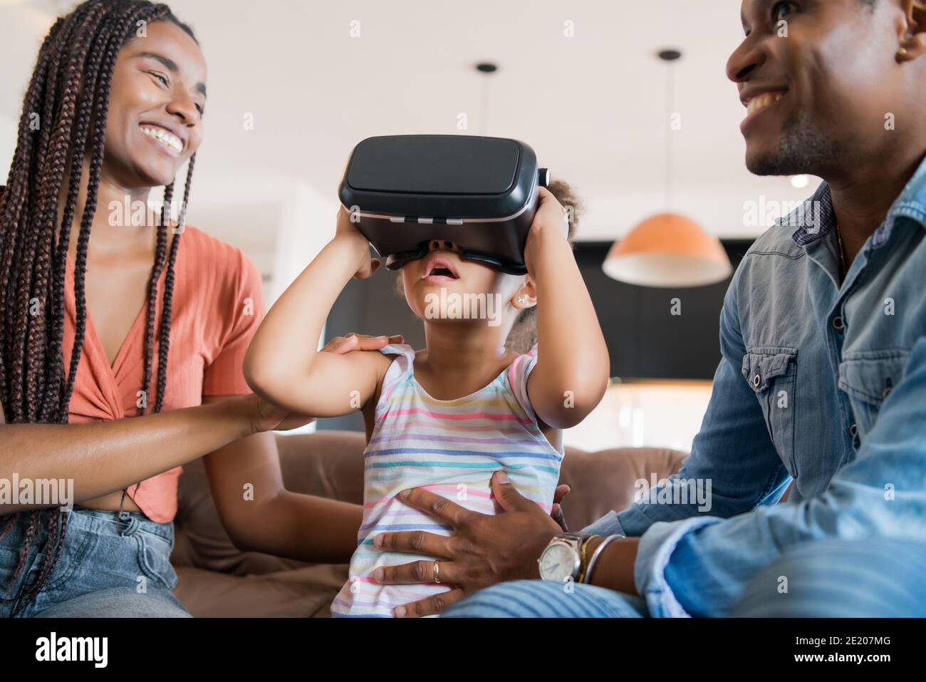 Father child playing games vr hi-res stock photography and images - Alamy