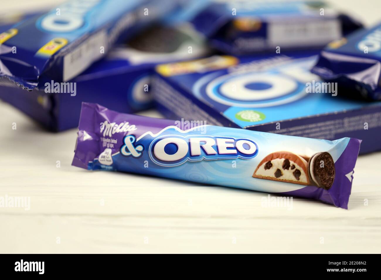 Oreo milk splash hi-res stock photography and images - Alamy