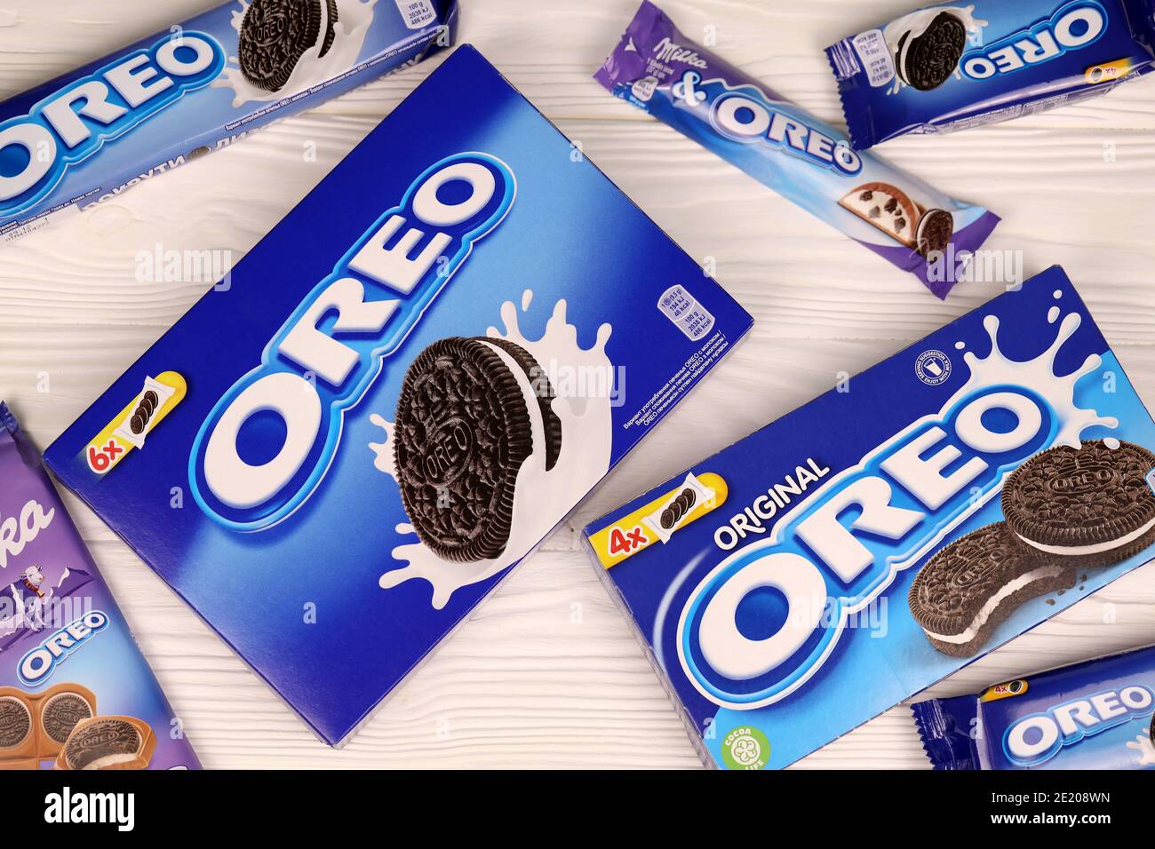 Oreo milk splash hi-res stock photography and images - Alamy