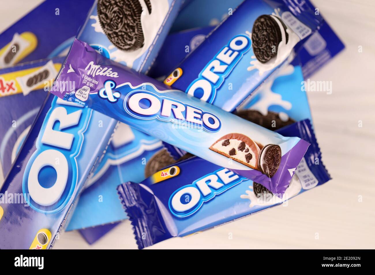 Oreo milk splash hi-res stock photography and images - Alamy
