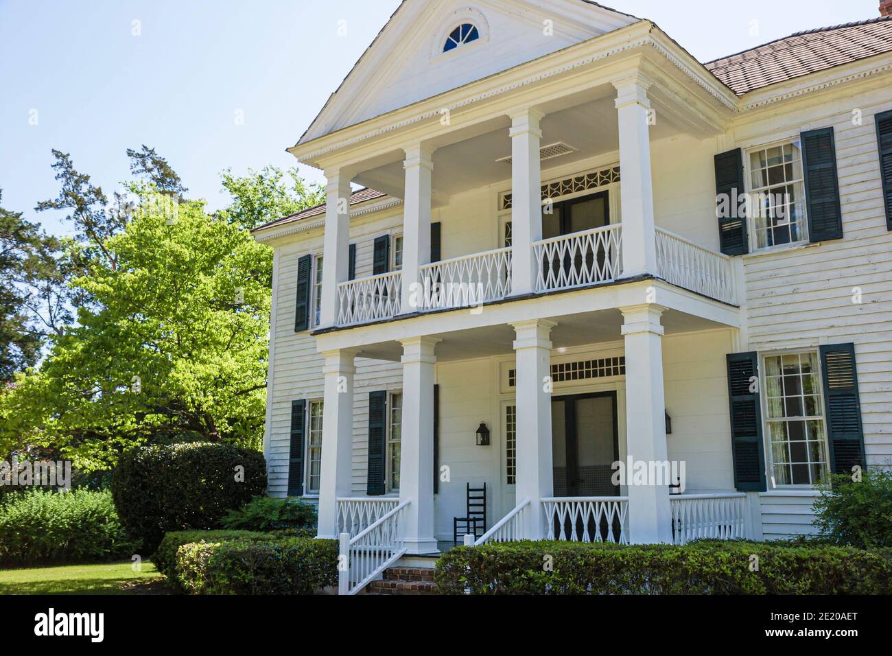 Group of farms hi-res stock photography and images - Alamy