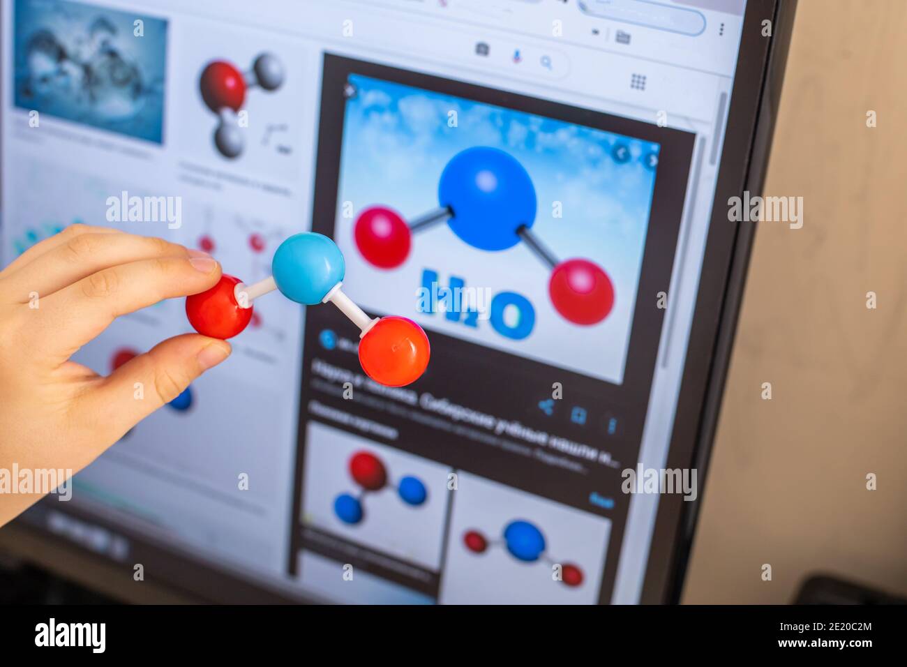 Water molecule model hi-res stock photography and images - Alamy