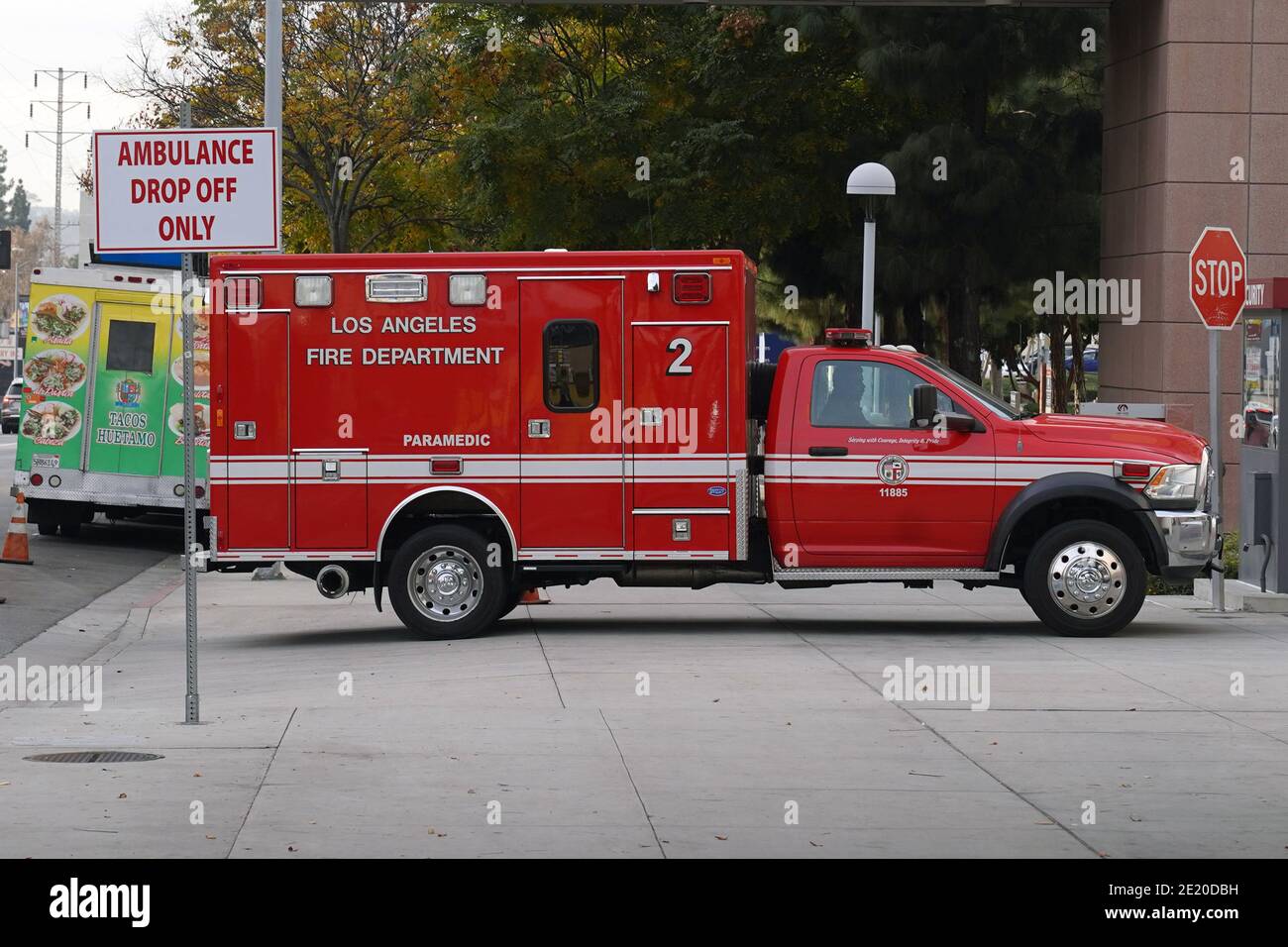 A Los Angeles Fire Dept. paramedic truck arrives at the ambulance ...