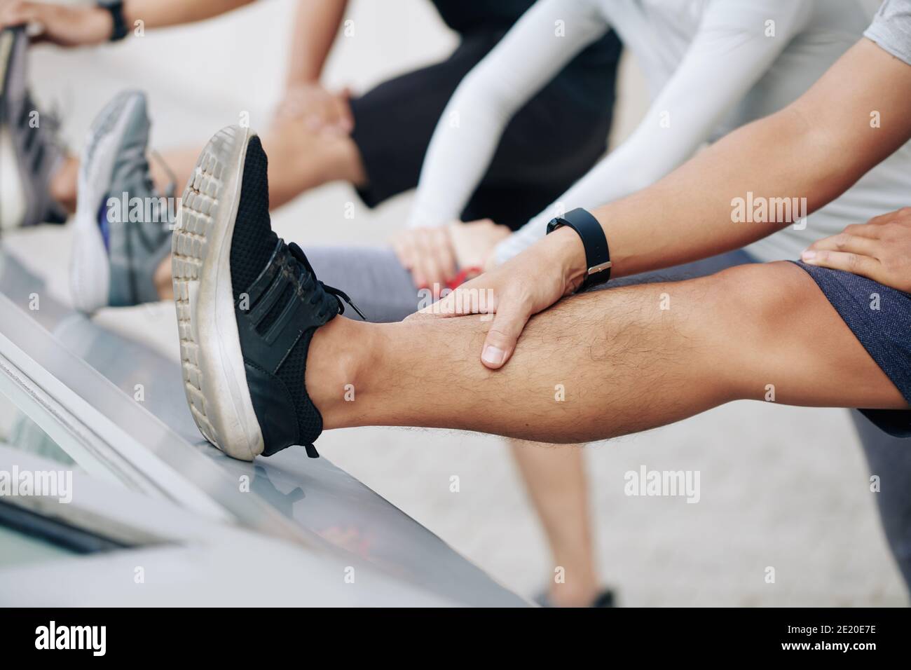 Muscle men and women hi-res stock photography and images - Alamy