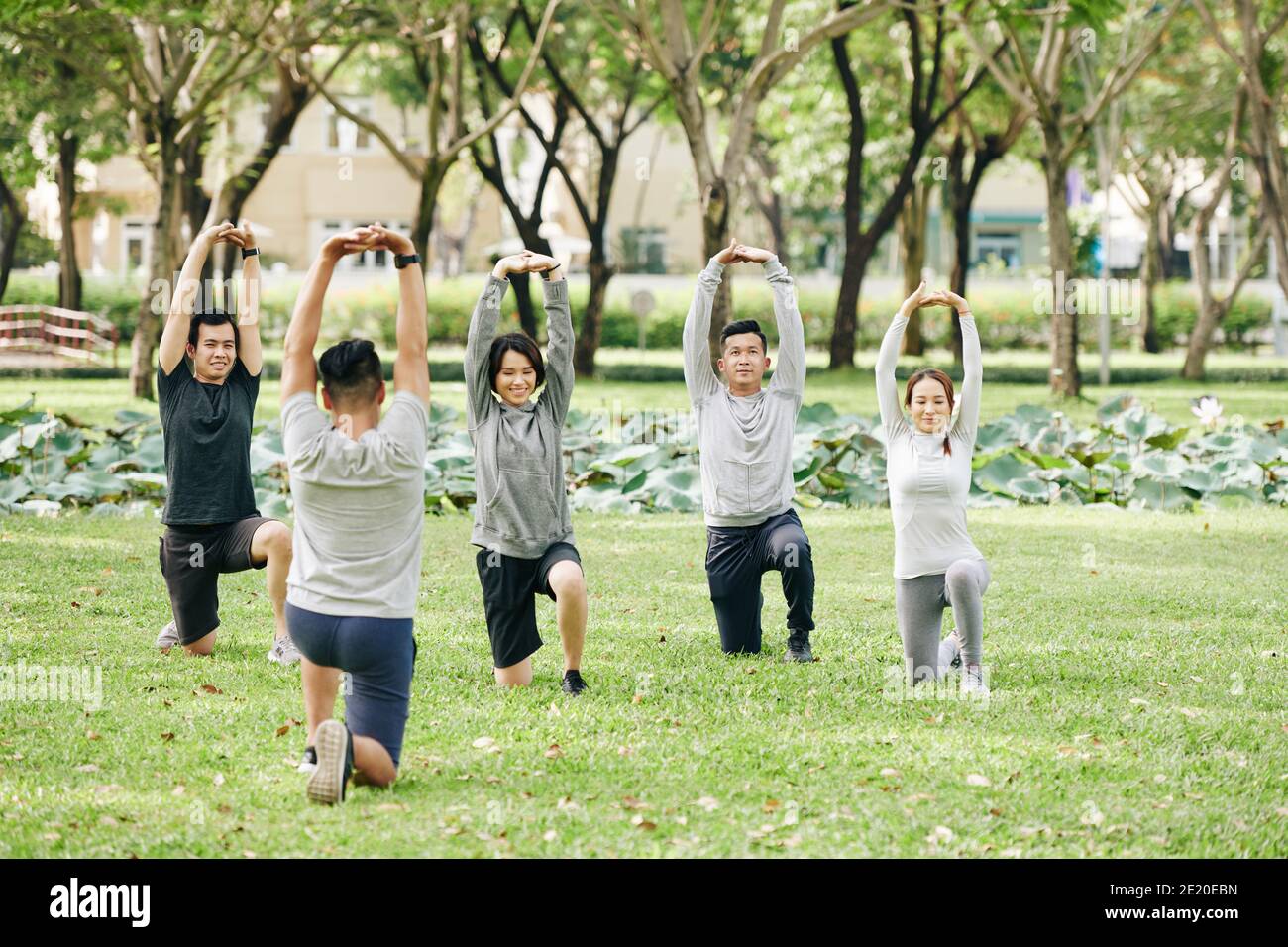 Repeating people hi-res stock photography and images - Alamy