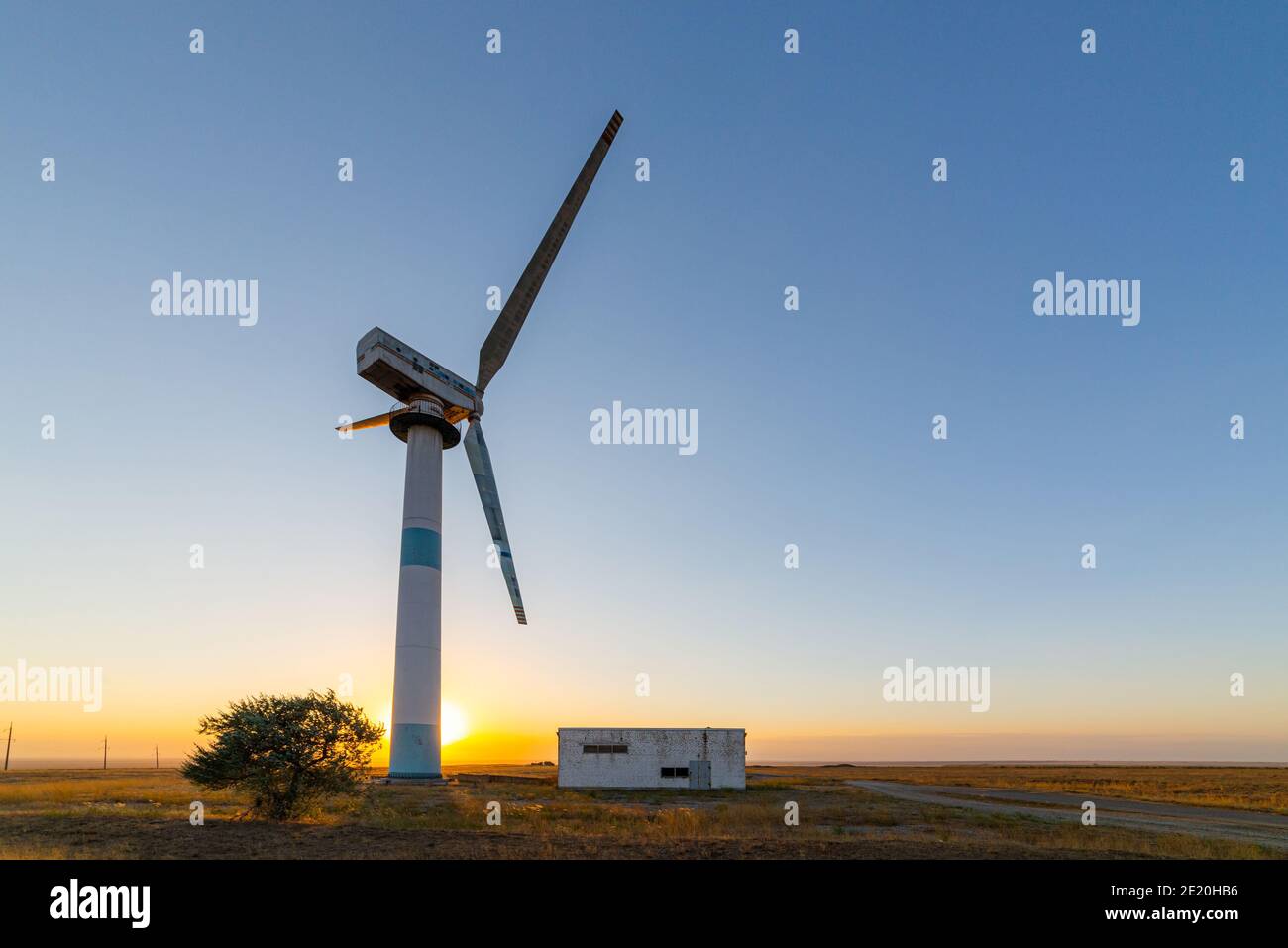 Old abandoned wind turbines in the desert landscape Stock Photo - Alamy