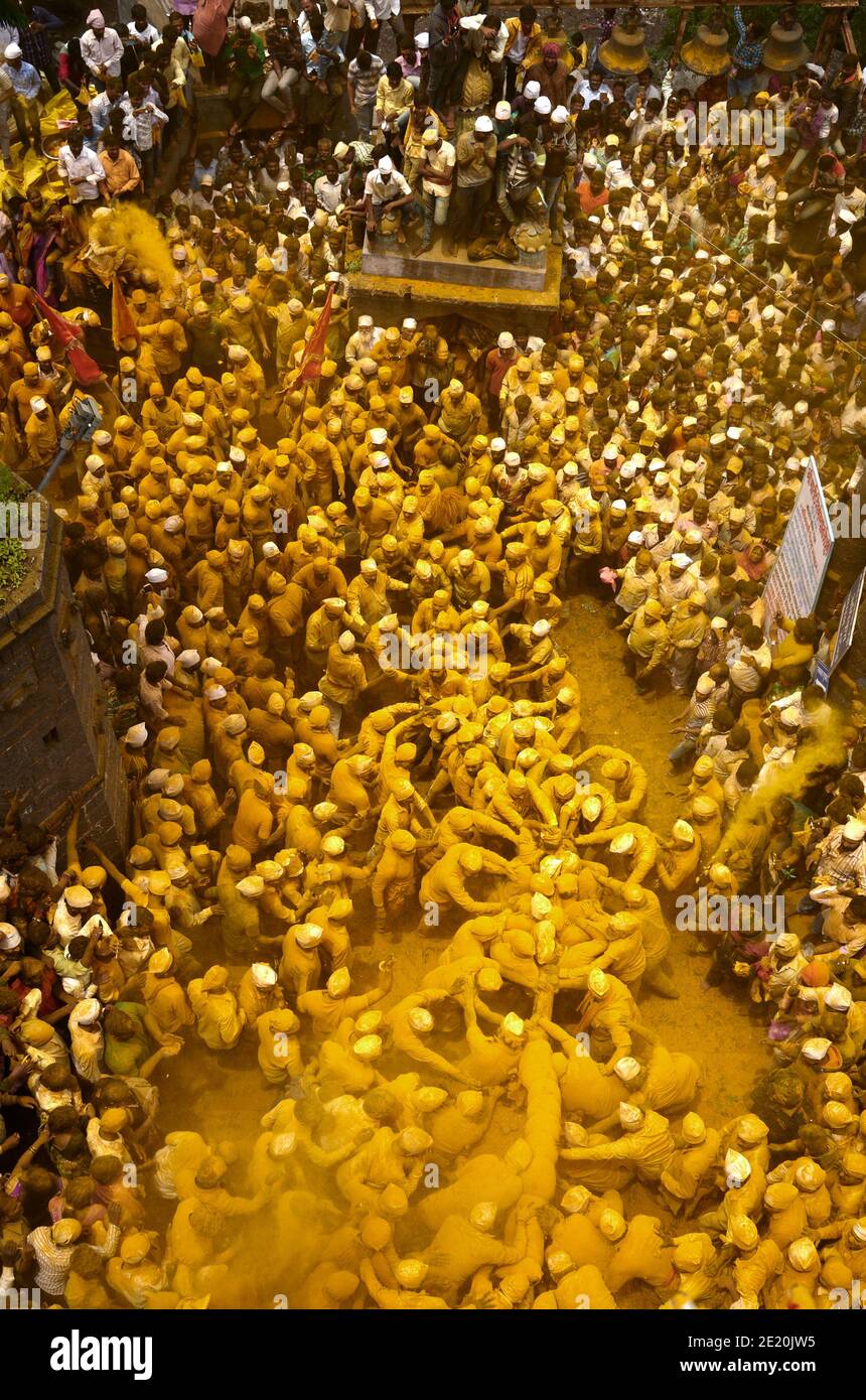 Turmeric shower hi-res stock photography and images - Alamy