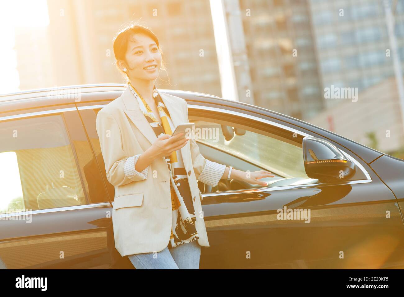 Urban white collar hi-res stock photography and images - Alamy