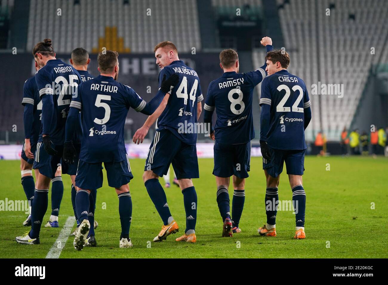 Footballers goal celebration hi-res stock photography and images - Alamy
