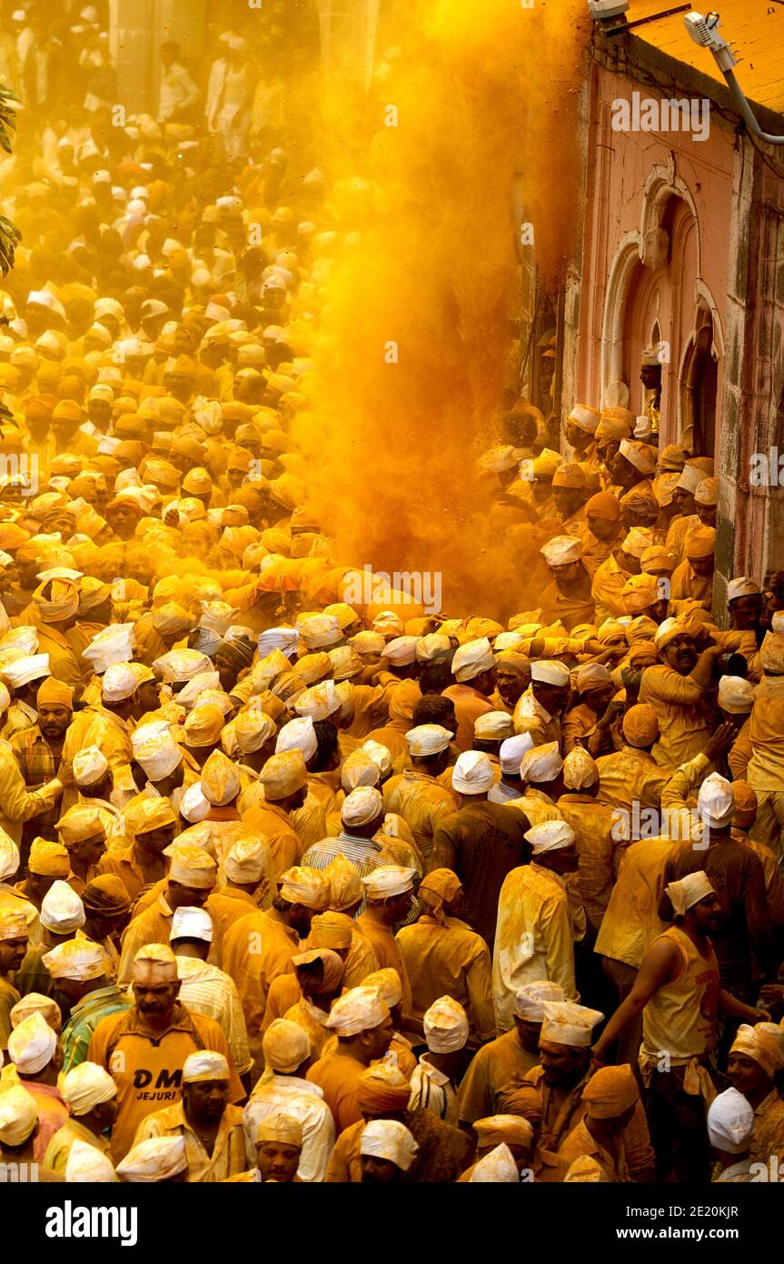 Haldi ceremony photo hi-res stock photography and images - Alamy