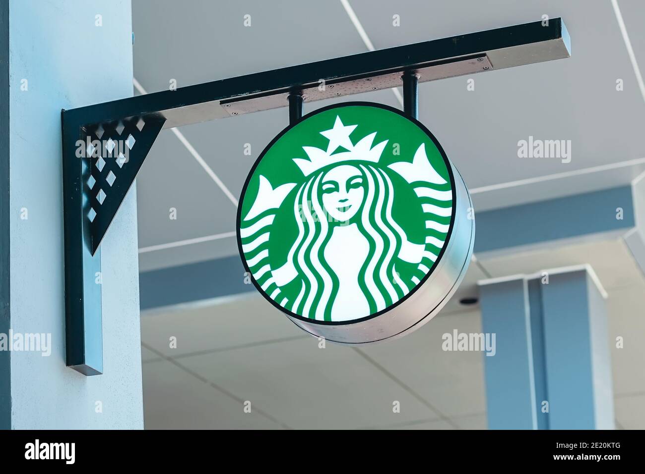 Starbucks hanging sign hi-res stock photography and images - Alamy