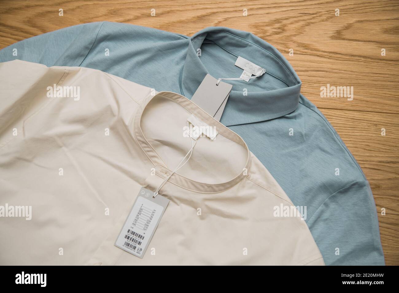 Cos paris hi-res stock photography and images - Alamy