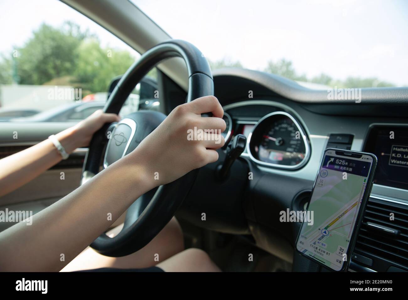 Driving mobile navigation Stock Photo - Alamy Driving mobile navigation Stock Photo - Alamy