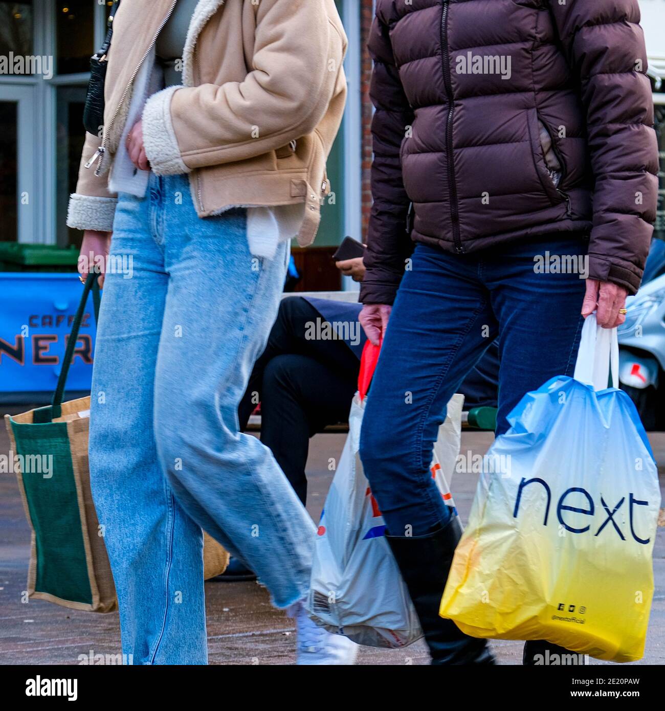 Anonymous shopping centre hi-res stock photography and images - Alamy