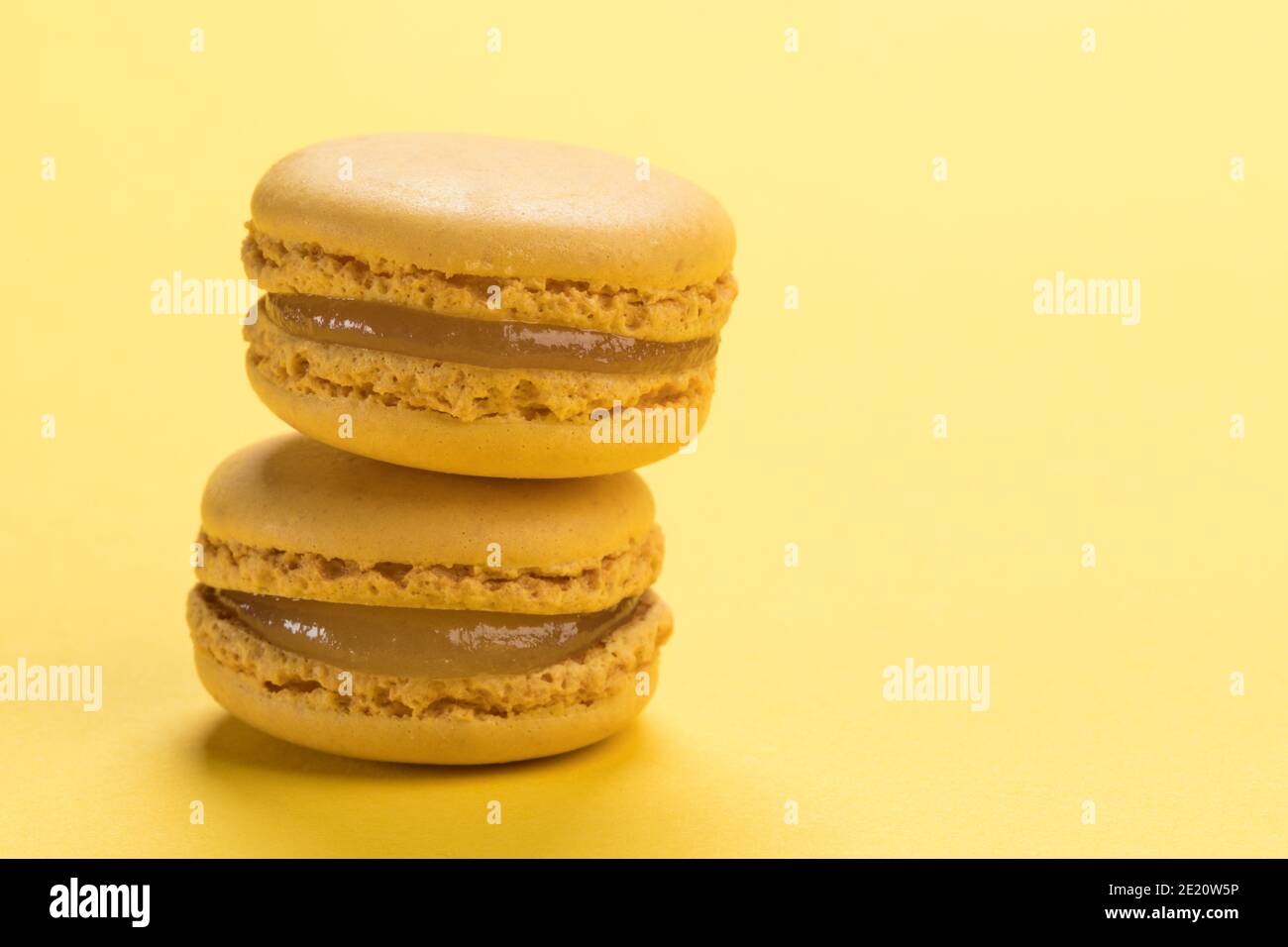 Yellow macarons hi-res stock photography and images - Alamy