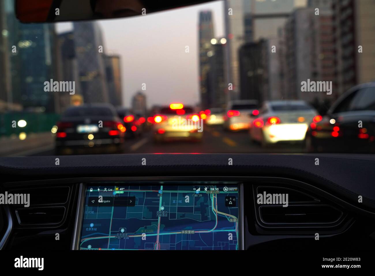 When the car driving screen display real-time traffic Stock Photo - Alamy