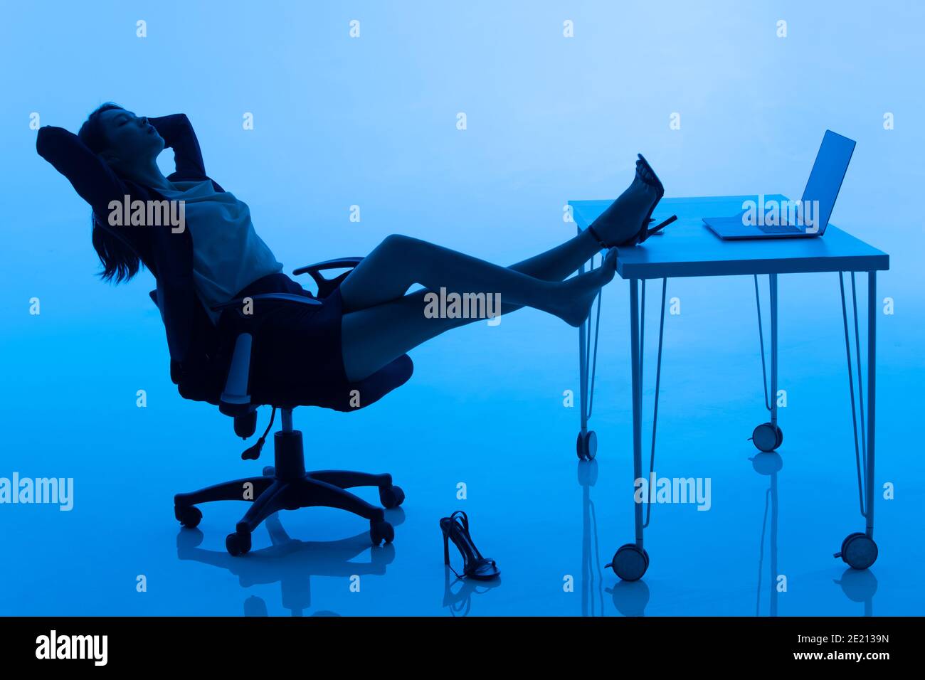 Legs depend hi-res stock photography and images - Alamy