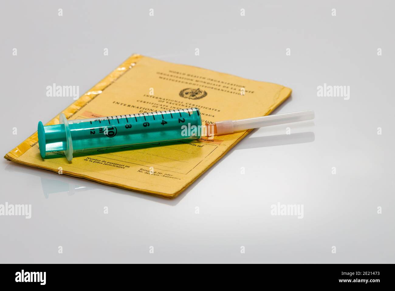 Id card yellow hi-res stock photography and images - Alamy