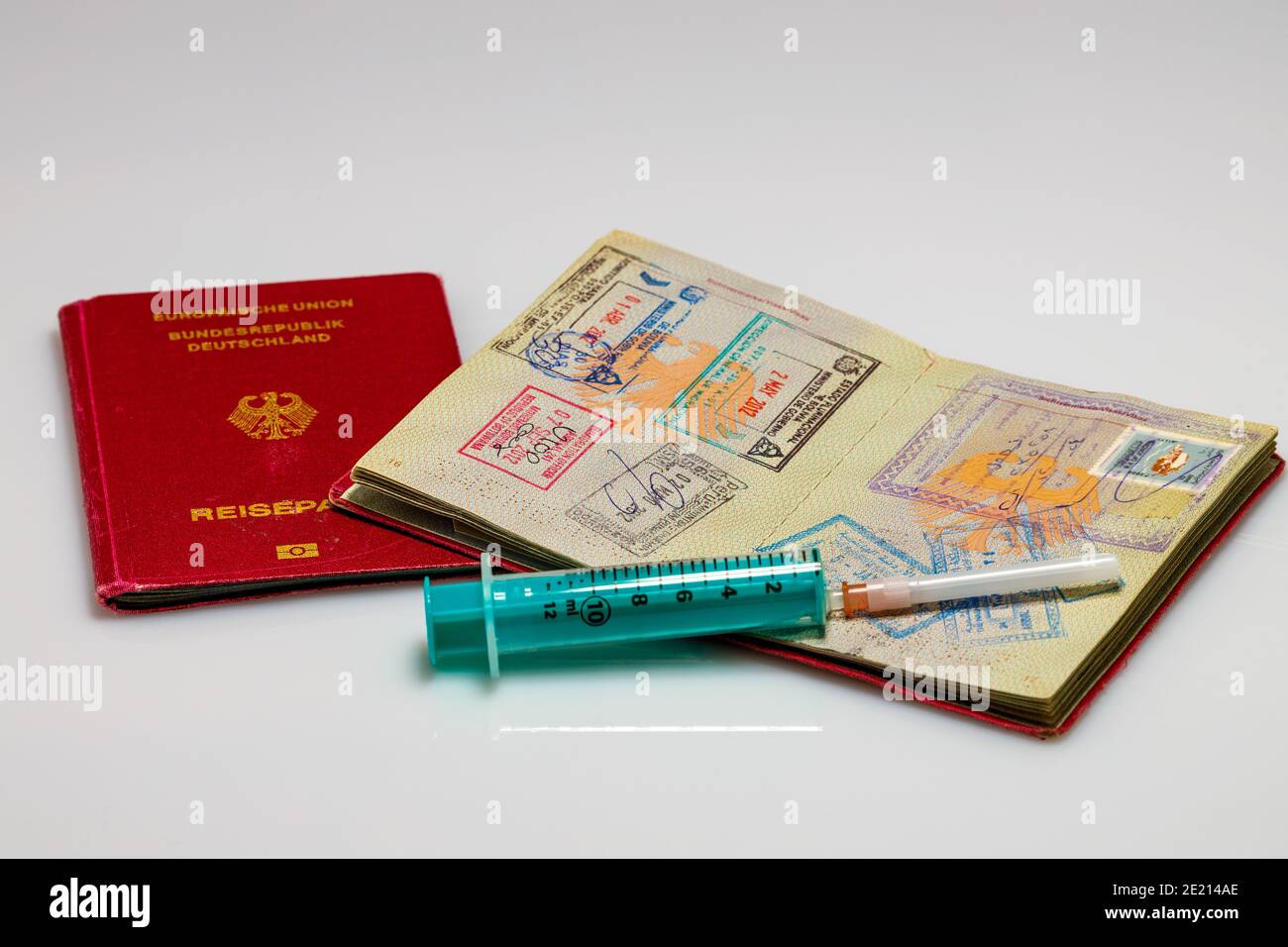 Id card yellow hi-res stock photography and images - Alamy