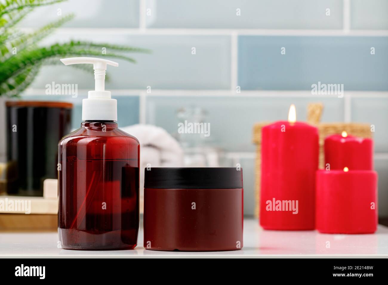 Skincare containers hi-res stock photography and images - Alamy