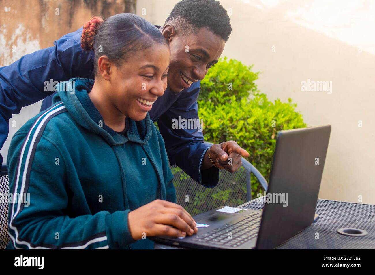Internet africa students hi-res stock photography and images - Alamy