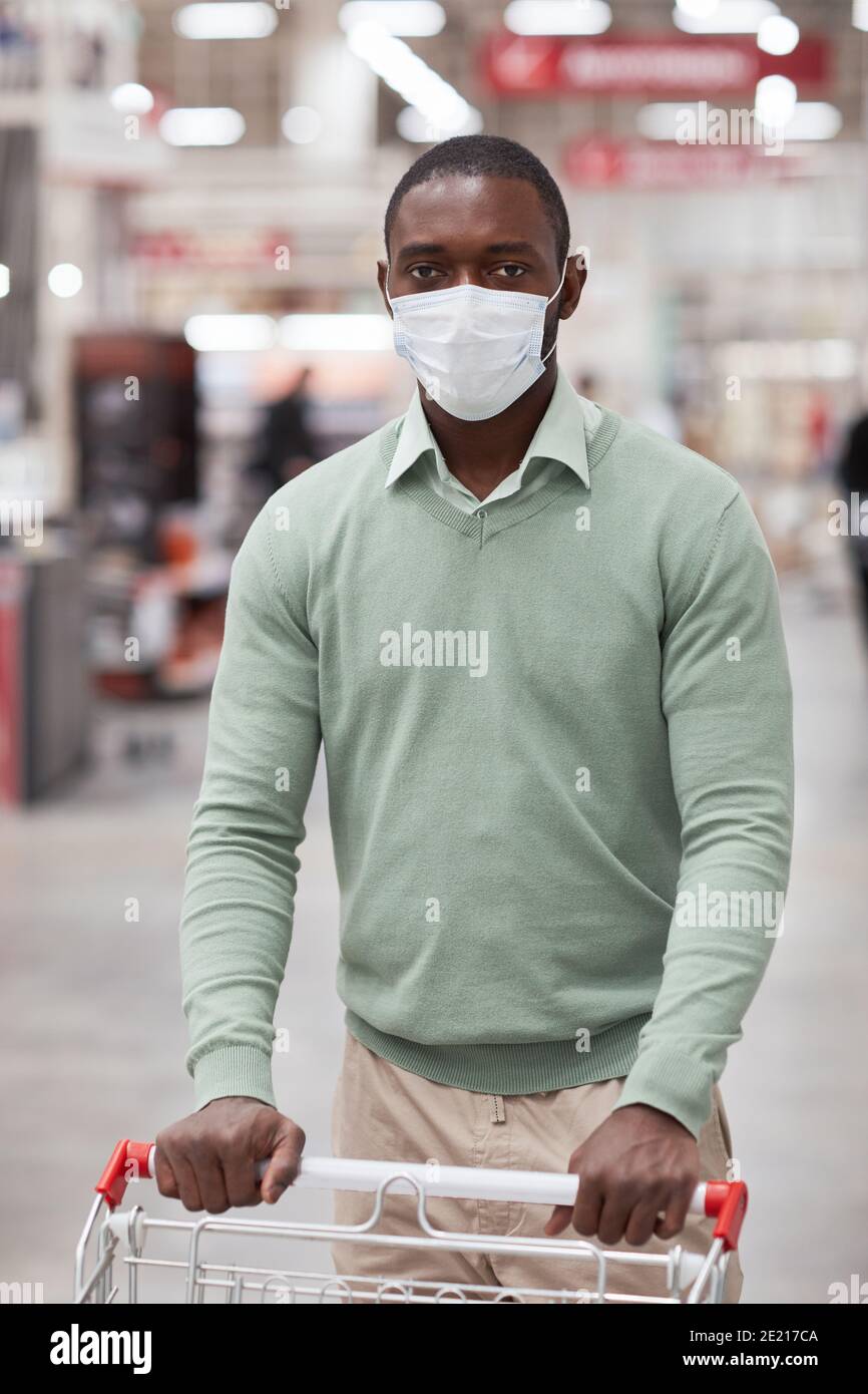 Black men wearing mask hi-res stock photography and images - Alamy